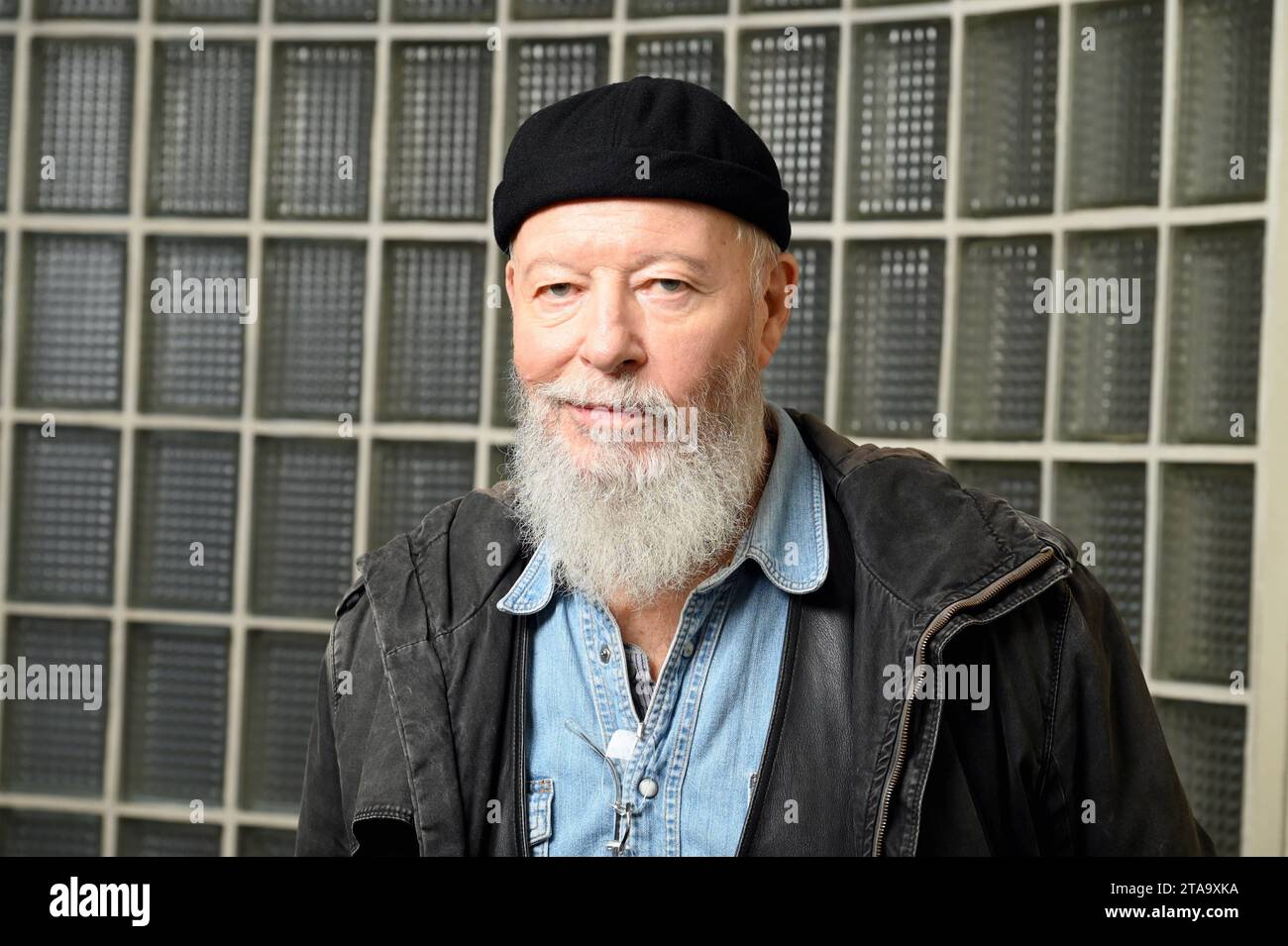 Schauspieler Bill Mockridge posiert am Set der ARD Serie Rentnercops ...