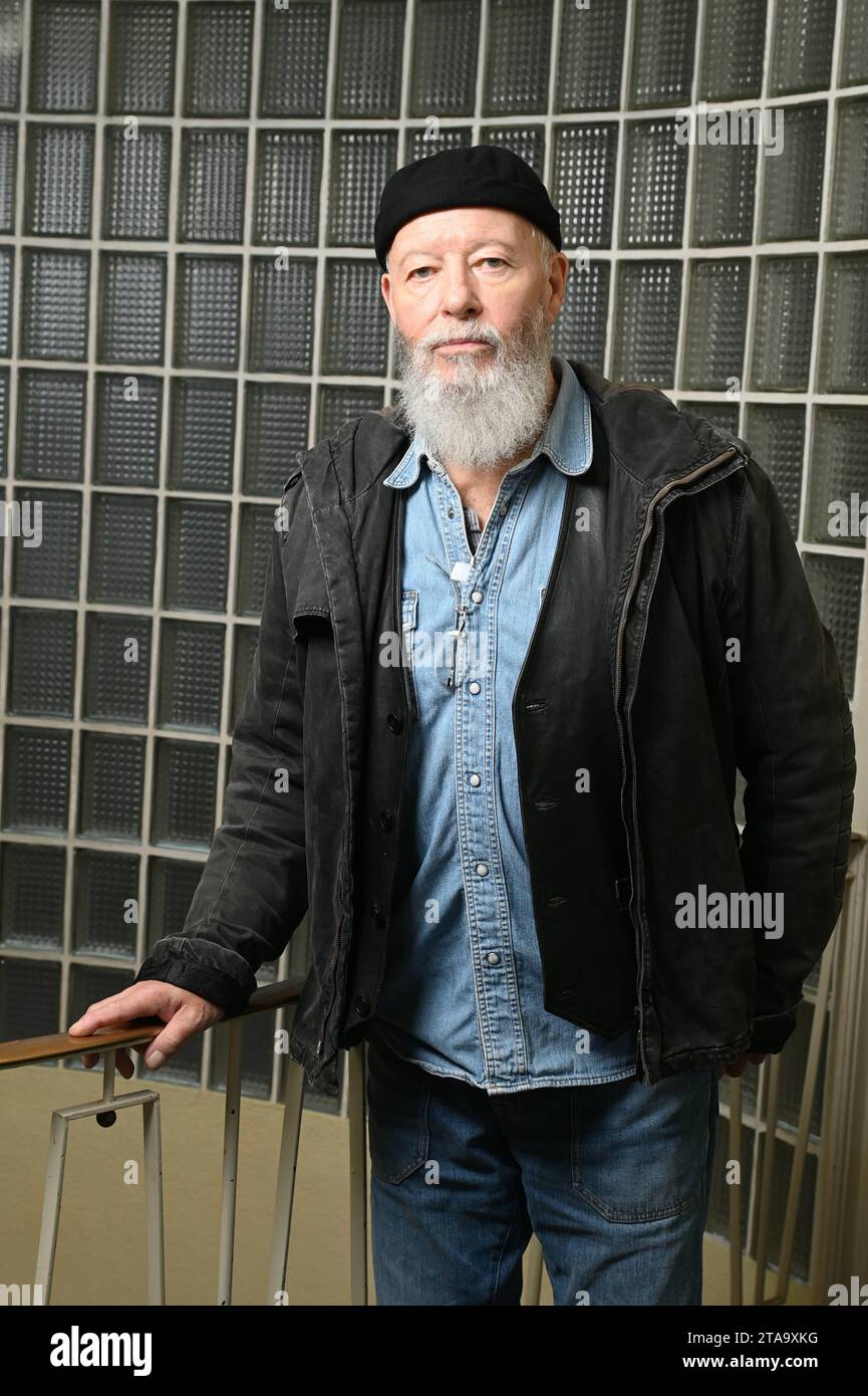 Schauspieler Bill Mockridge posiert am Set der ARD Serie Rentnercops ...