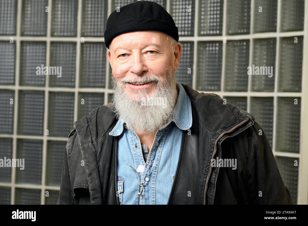 Schauspieler Bill Mockridge posiert am Set der ARD Serie Rentnercops ...