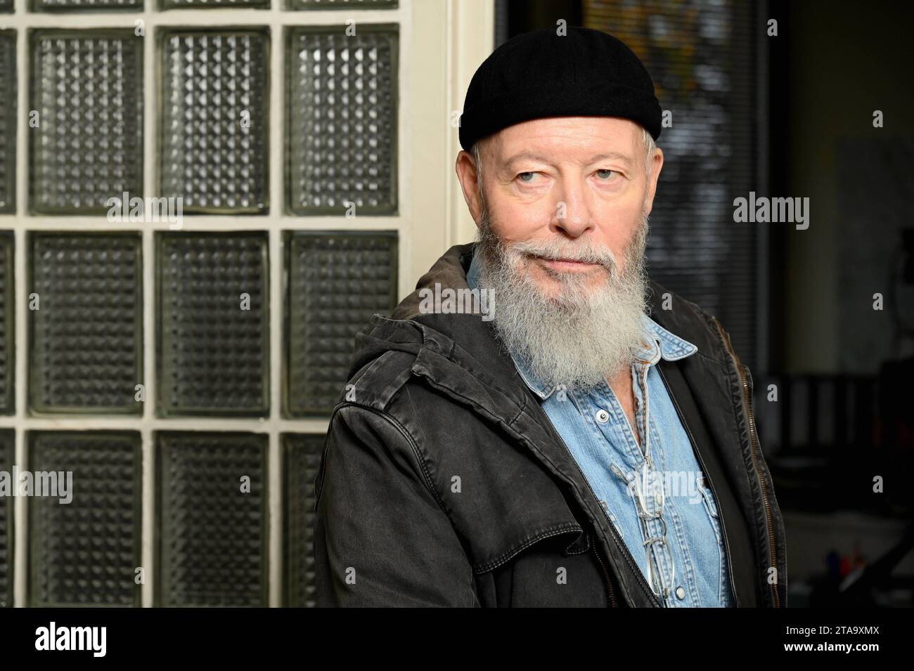 Schauspieler Bill Mockridge posiert am Set der ARD Serie Rentnercops ...