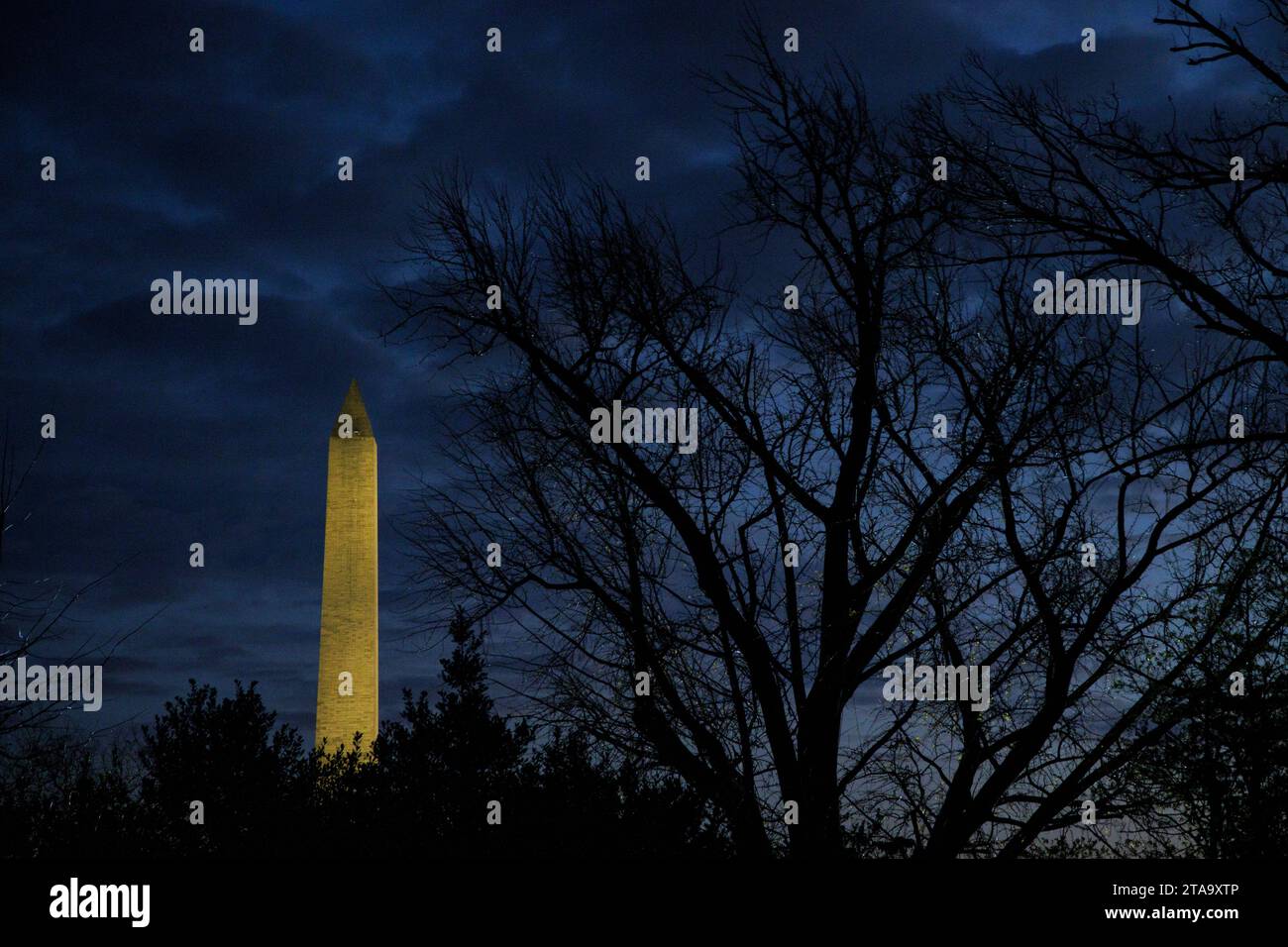 Washington, United States. 29th Nov, 2023. The Washington Monument is ...