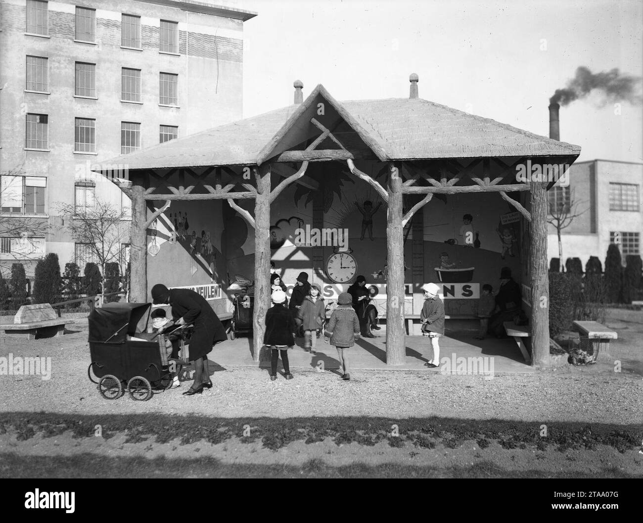Villeurbanne - Jardin des Tout-petits-Adolphe-Lafont - Préau -2- 1932 ...