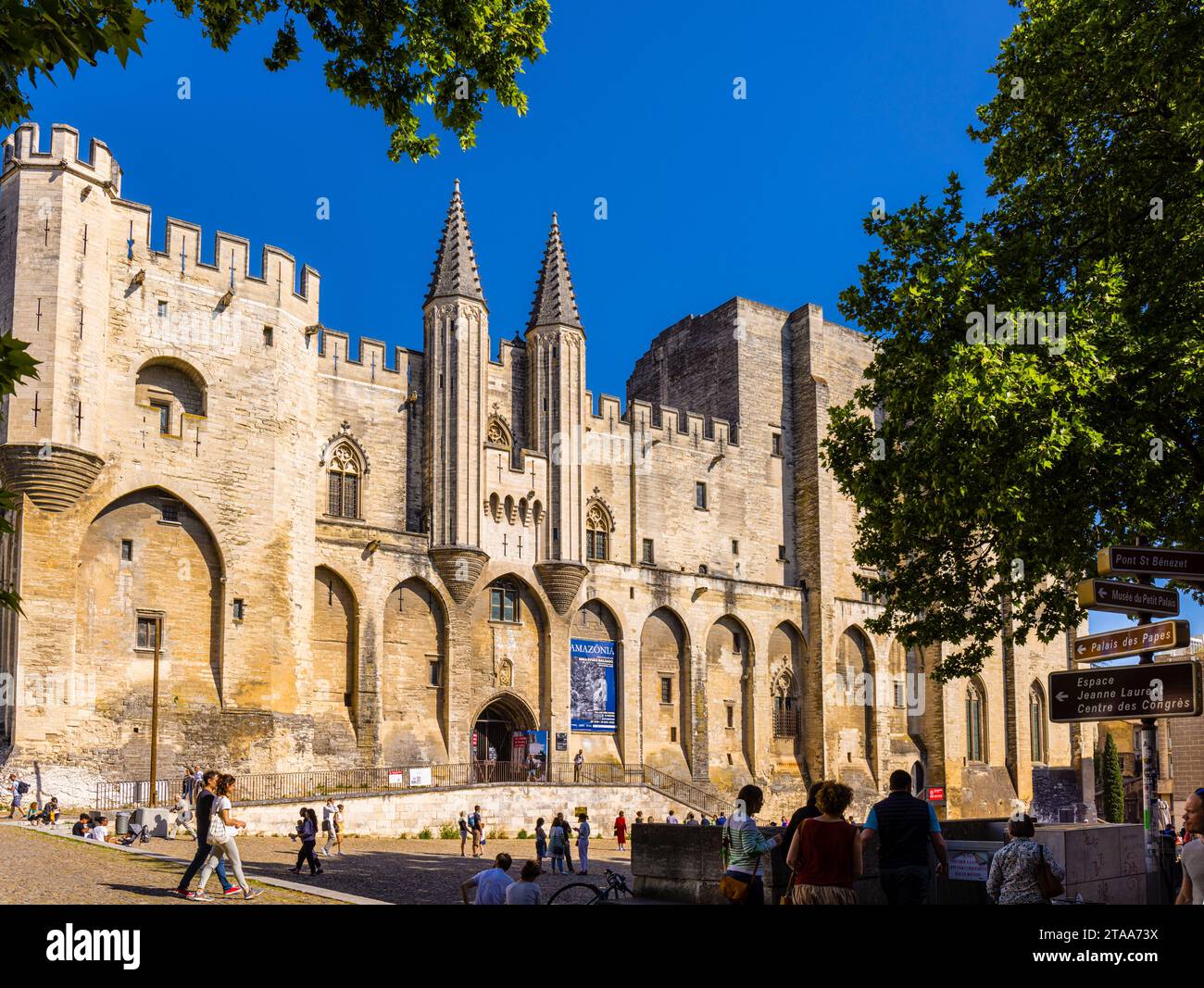 Palace architecture palace history hi-res stock photography and images ...