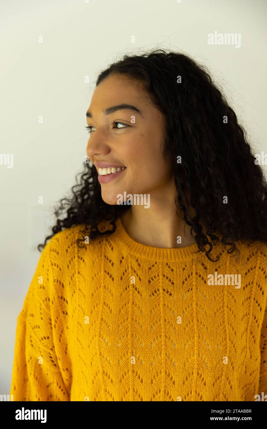 Yellow profile hi-res stock photography and images - Alamy