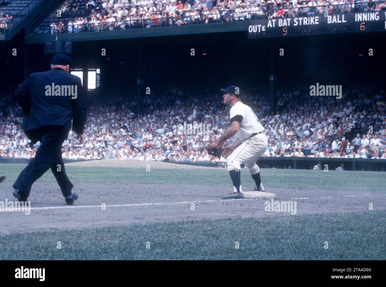 DETROIT, MI - JULY 5: Eddie Yost #1 of the Detroit Tigers waits for the ...