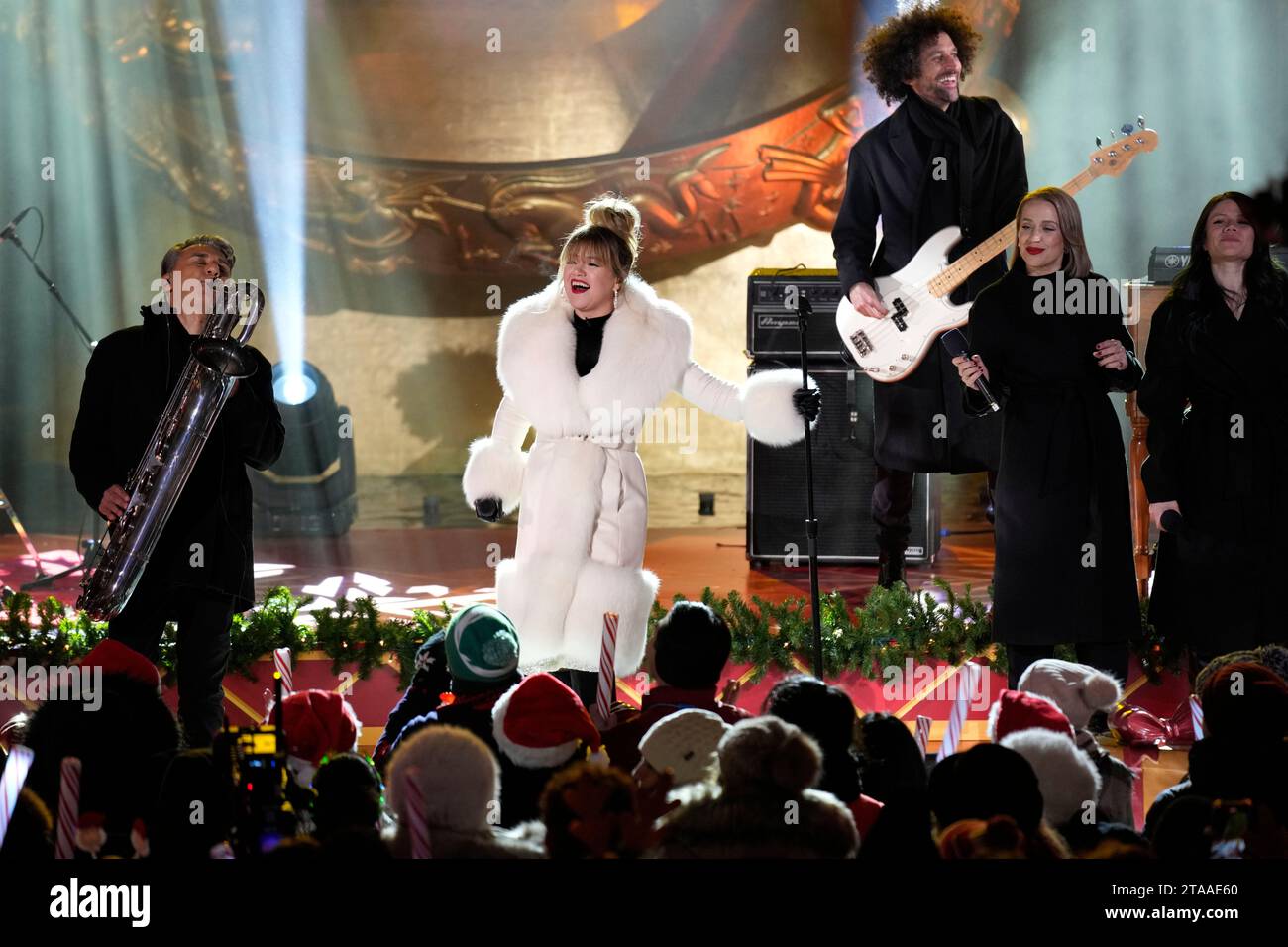 Kelly Clarkson performs before the lighting of a Christmas tree at ...