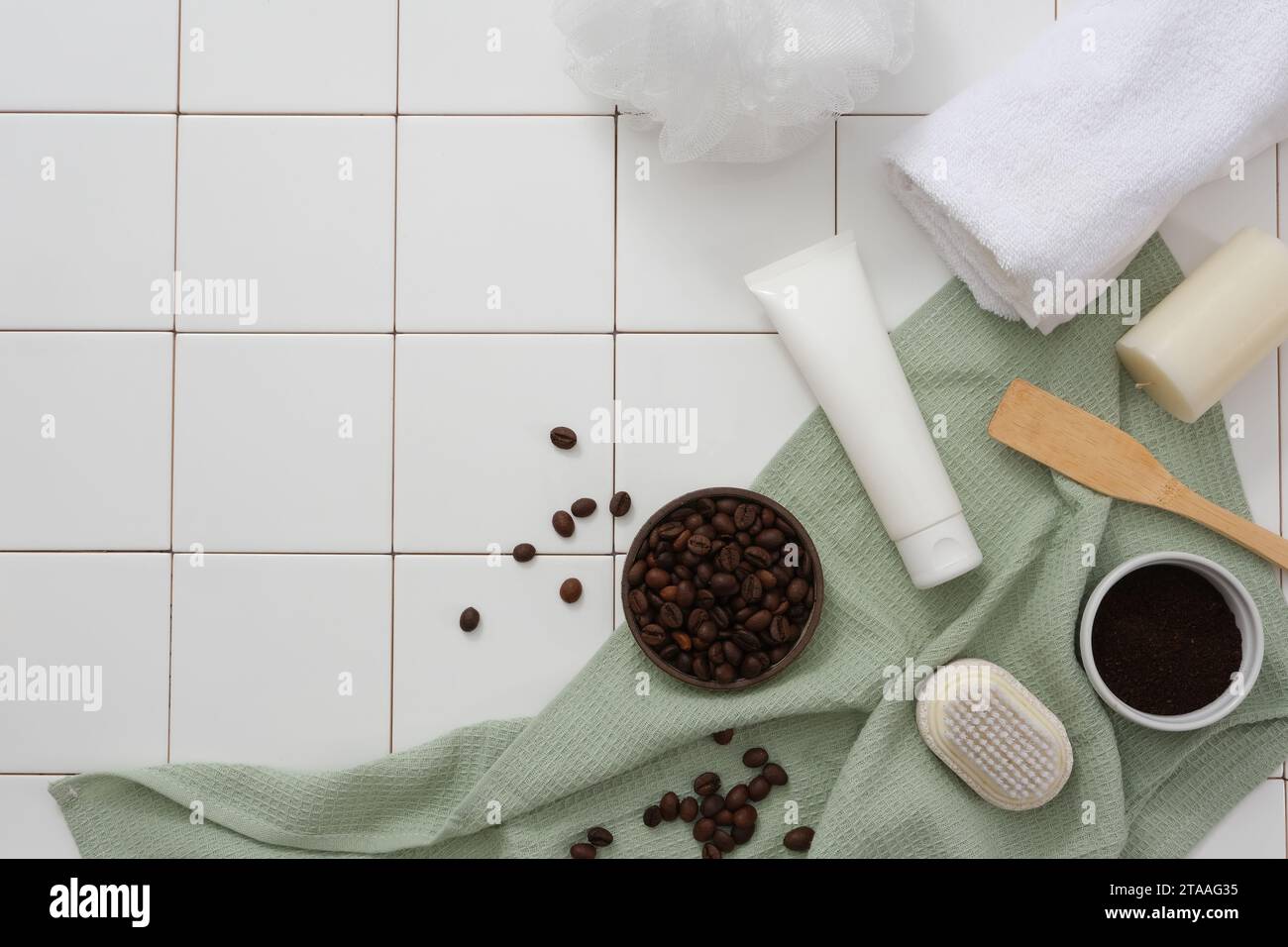 Coffee grounds on cloth hi-res stock photography and images - Alamy
