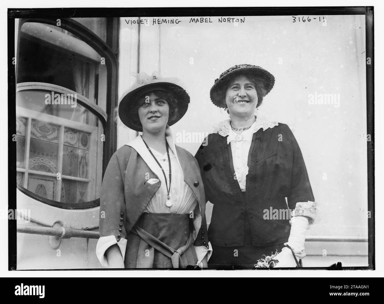 Violet heming hi-res stock photography and images - Alamy