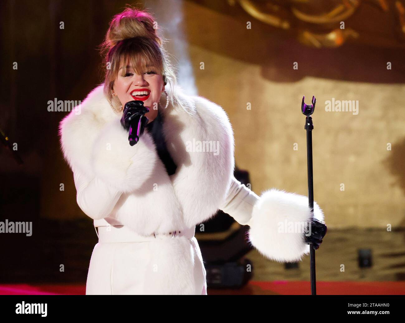 Kelly clarkson 2023 hi-res stock photography and images - Alamy