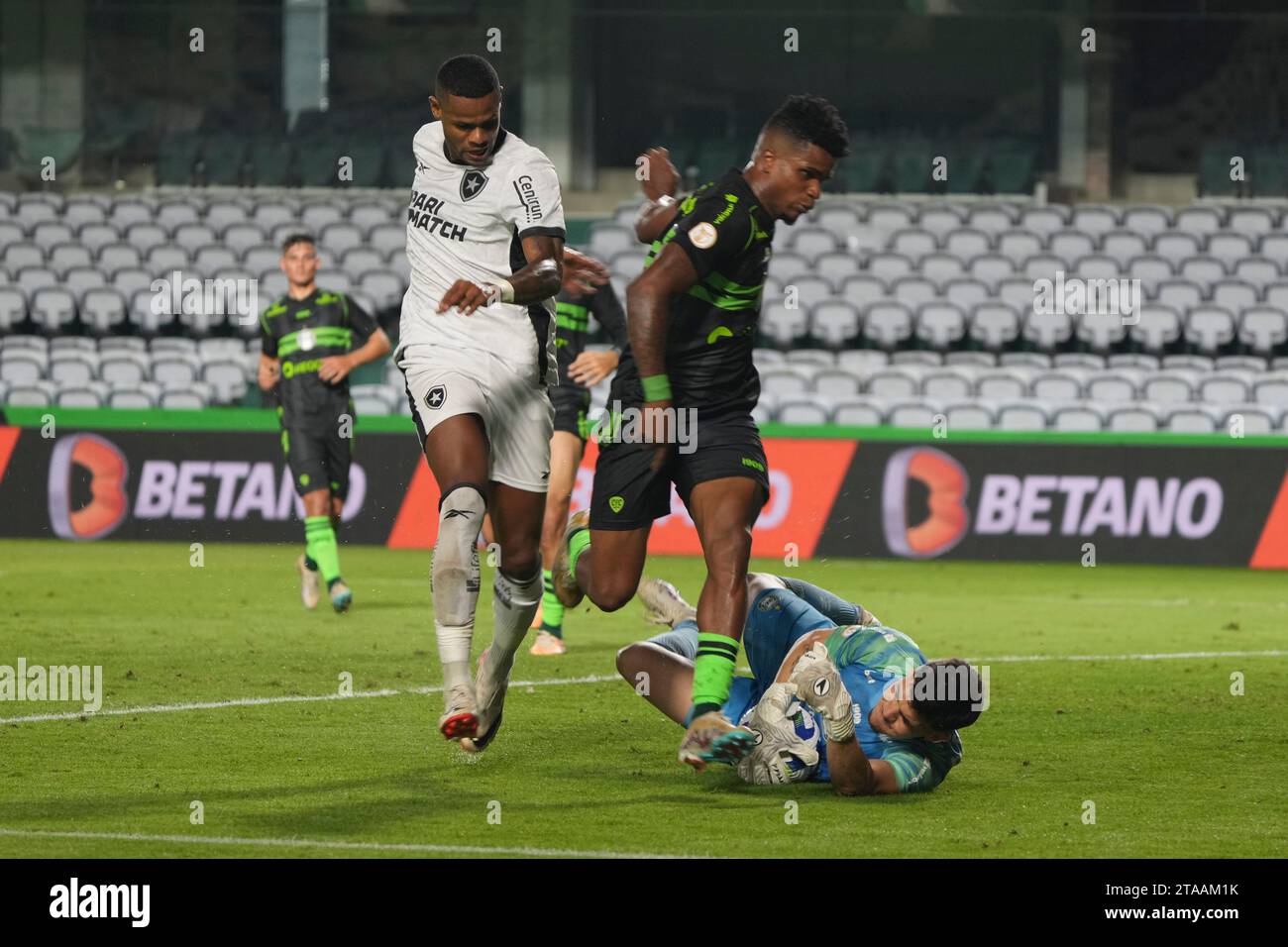 Curitiba, Brazil. 29th Nov, 2023. Goalkeeper Pedro Morisco in a bold defense during Coritiba x ...