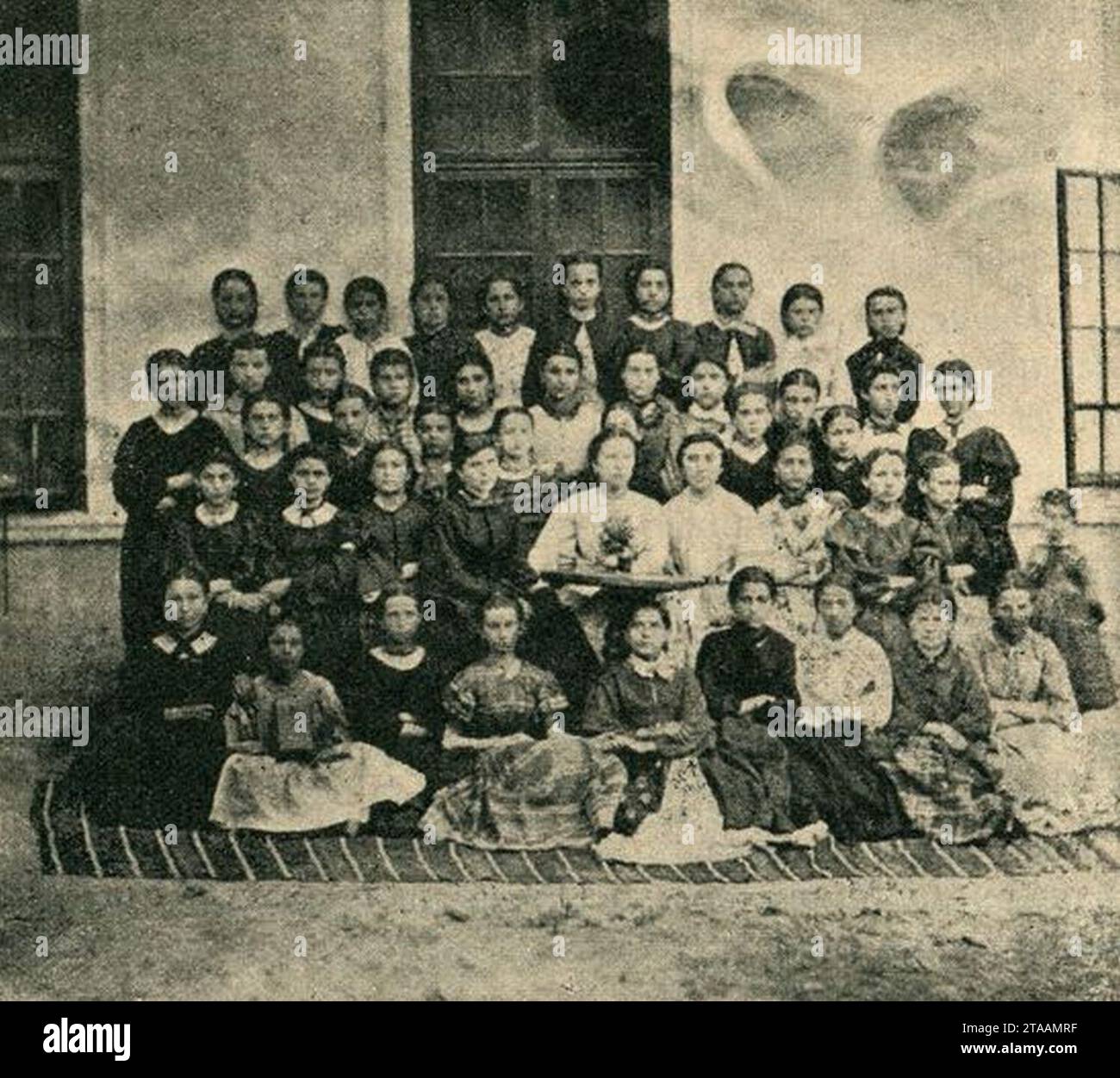 Visa zenska skola Beograd prva generacija Stock Photo - Alamy