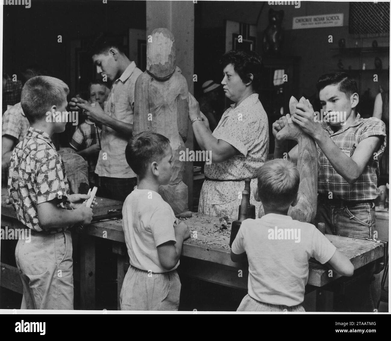 Visitors to the Craftsmen's Fair at the Cherokee Indian Reservation ...