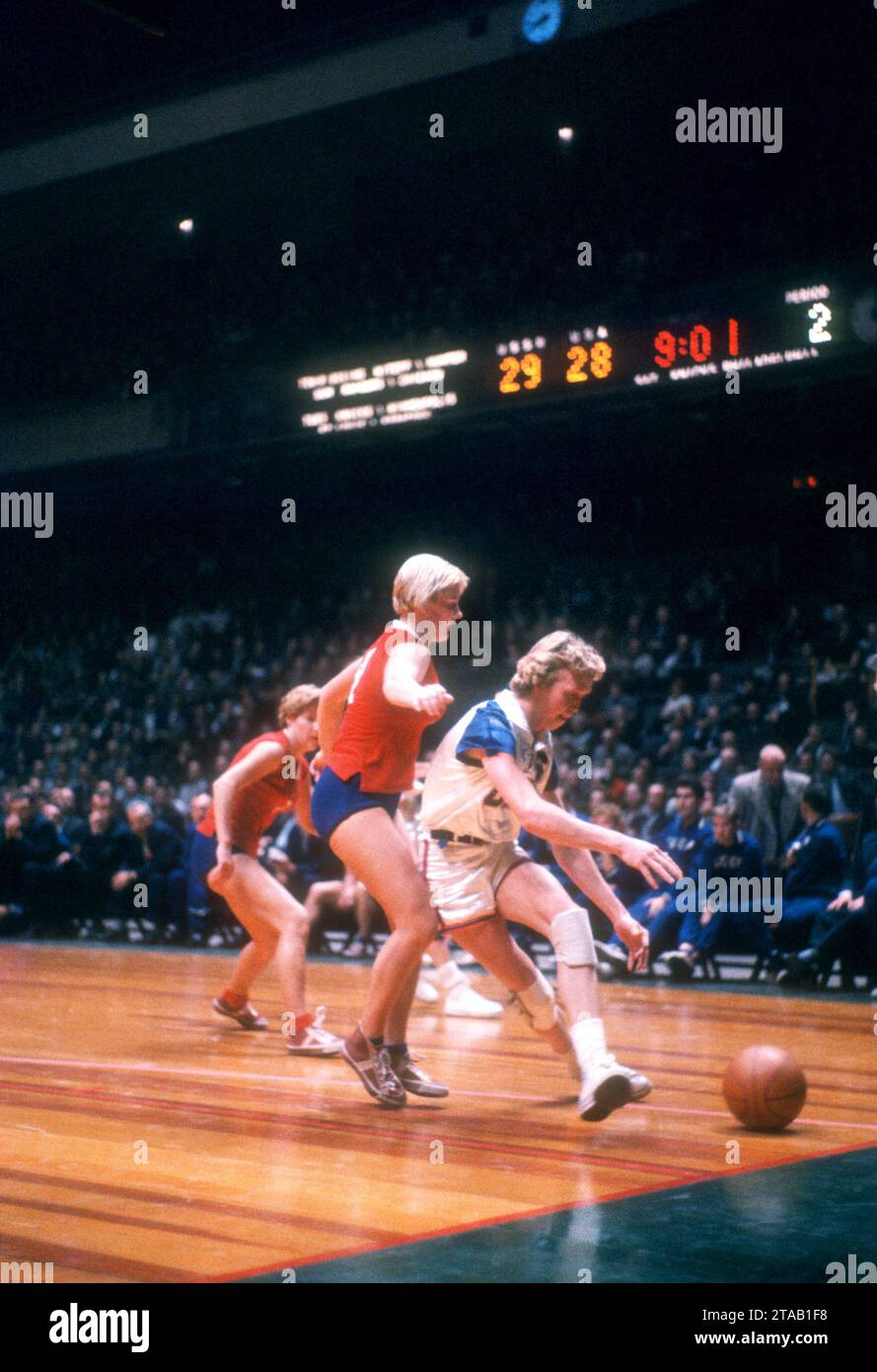 Soviet union soviet basketball player hi-res stock photography and ...