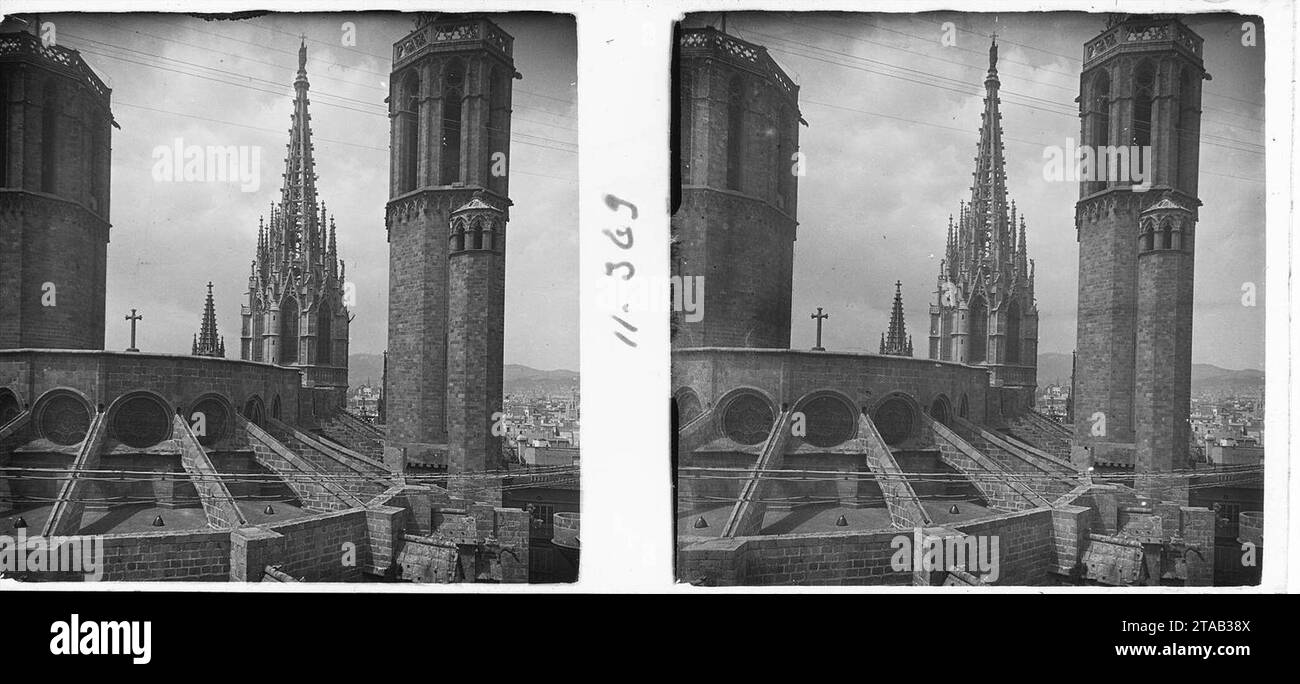 Vista exterior de l'absis de la catedral Stock Photo - Alamy