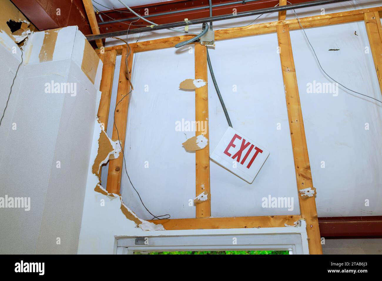 Dismantling plasterboard hi-res stock photography and images - Alamy