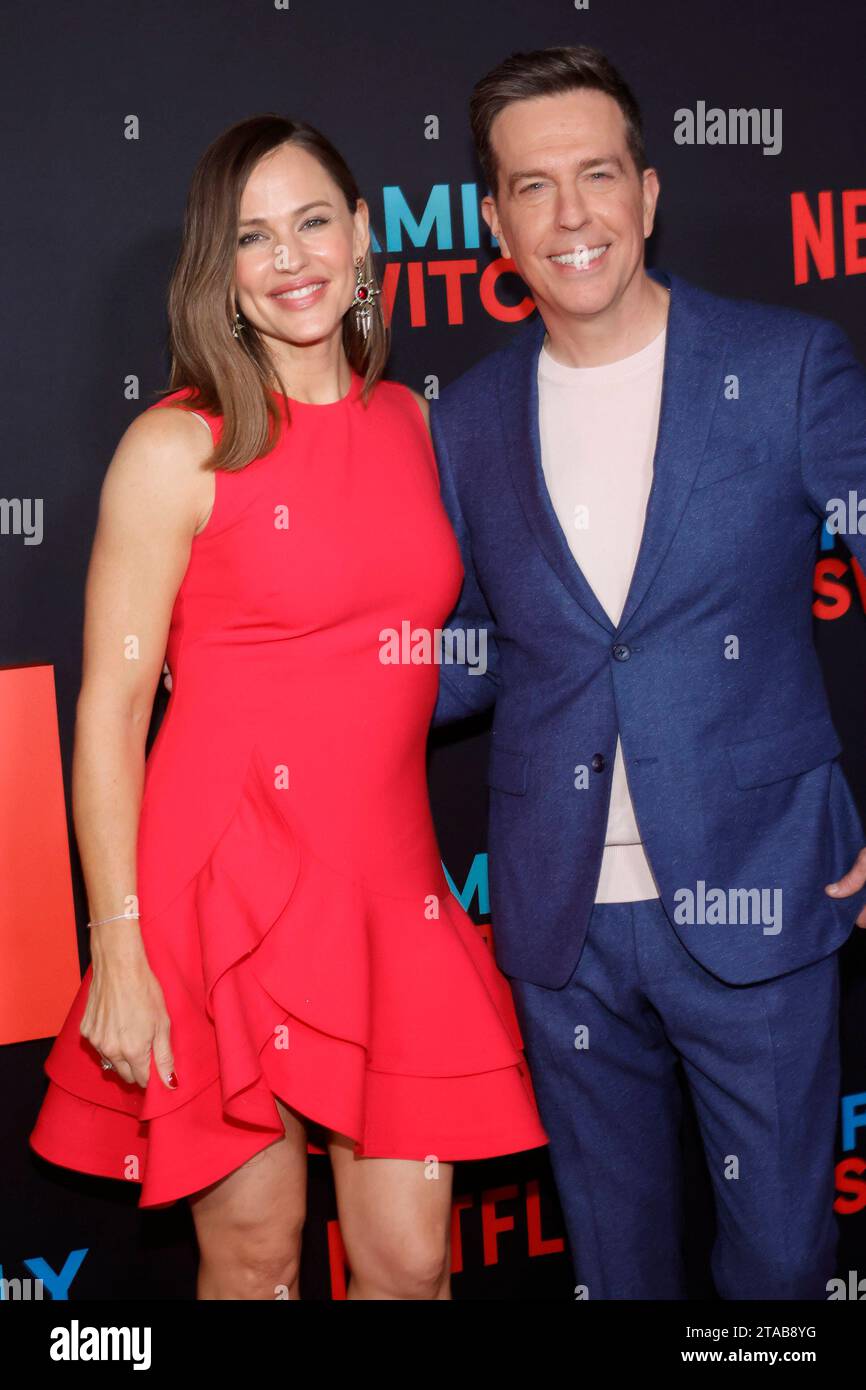 LOS ANGELES, CA - NOVEMBER 29: Jennifer Garner and Ed Helms at the Netflix LA premiere of Family ...