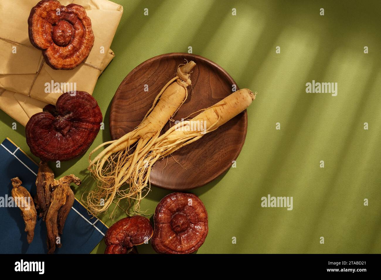 Rare chinese traditional medicine hi-res stock photography and images ...