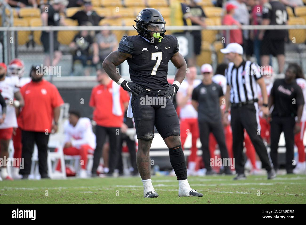 Central Florida running back RJ Harvey (7) sets up for a play during ...