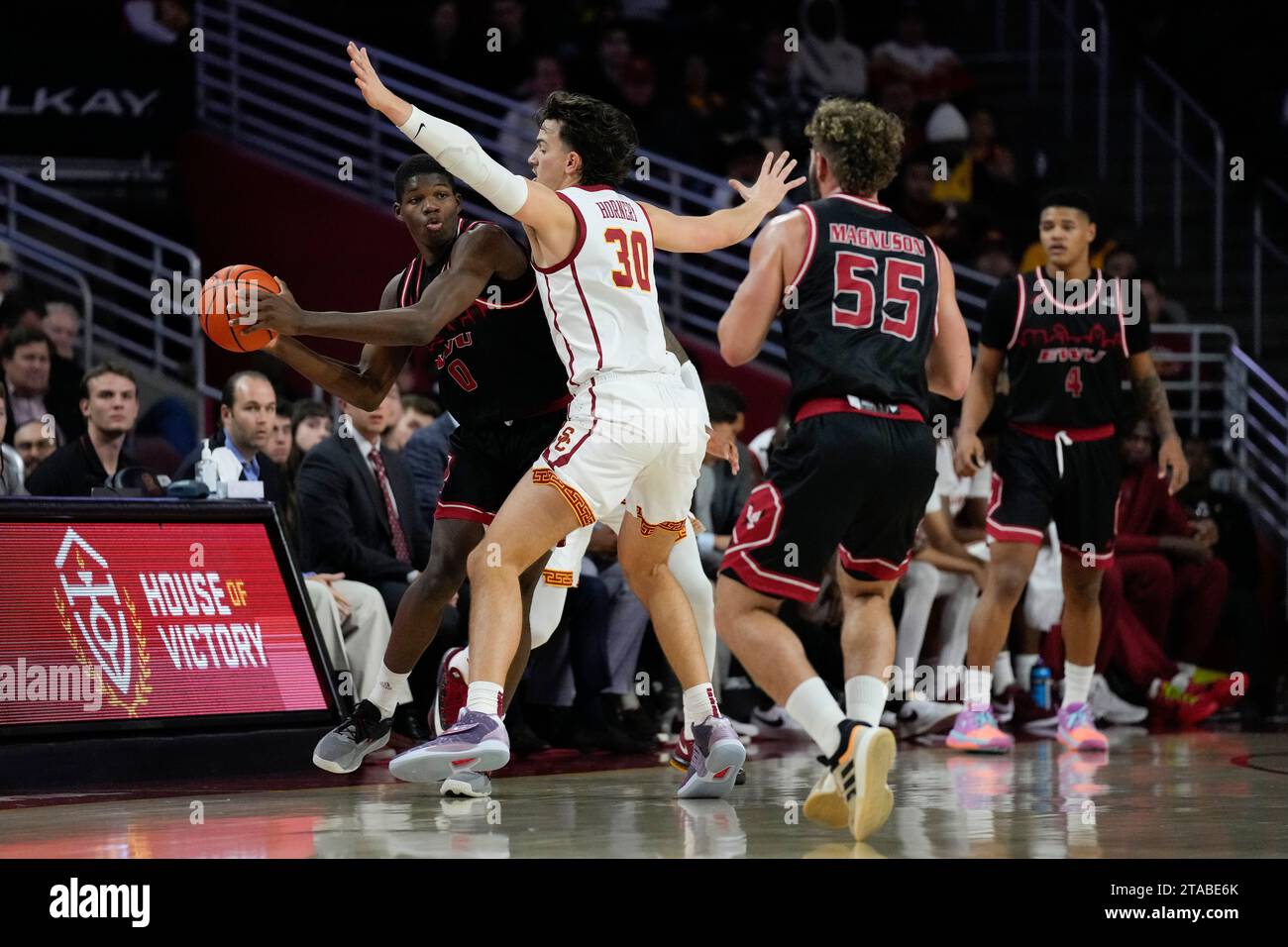Southern California forward Harrison Hornery (30) defends against ...