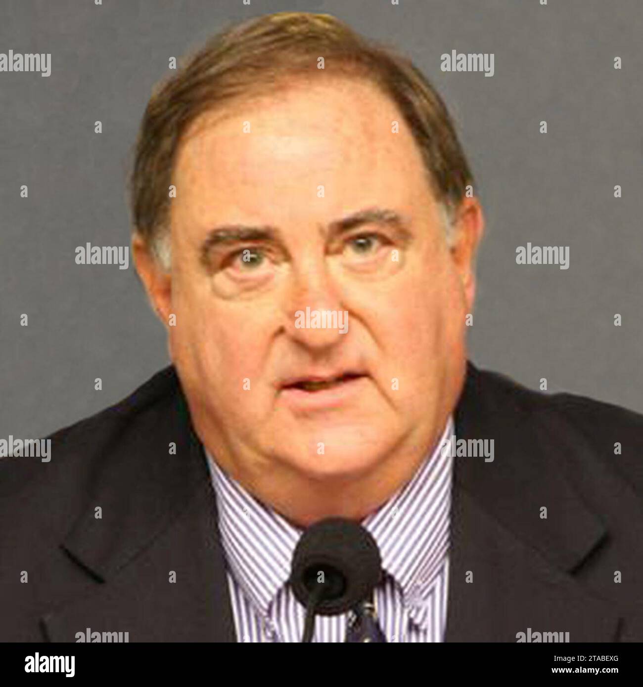 Halper hi-res stock photography and images - Alamy