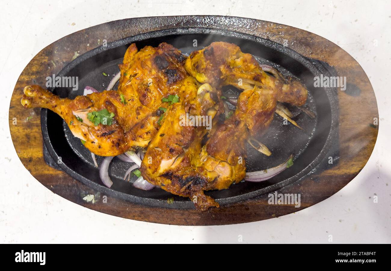 Tandoori chicken indian roast hi-res stock photography and images - Alamy