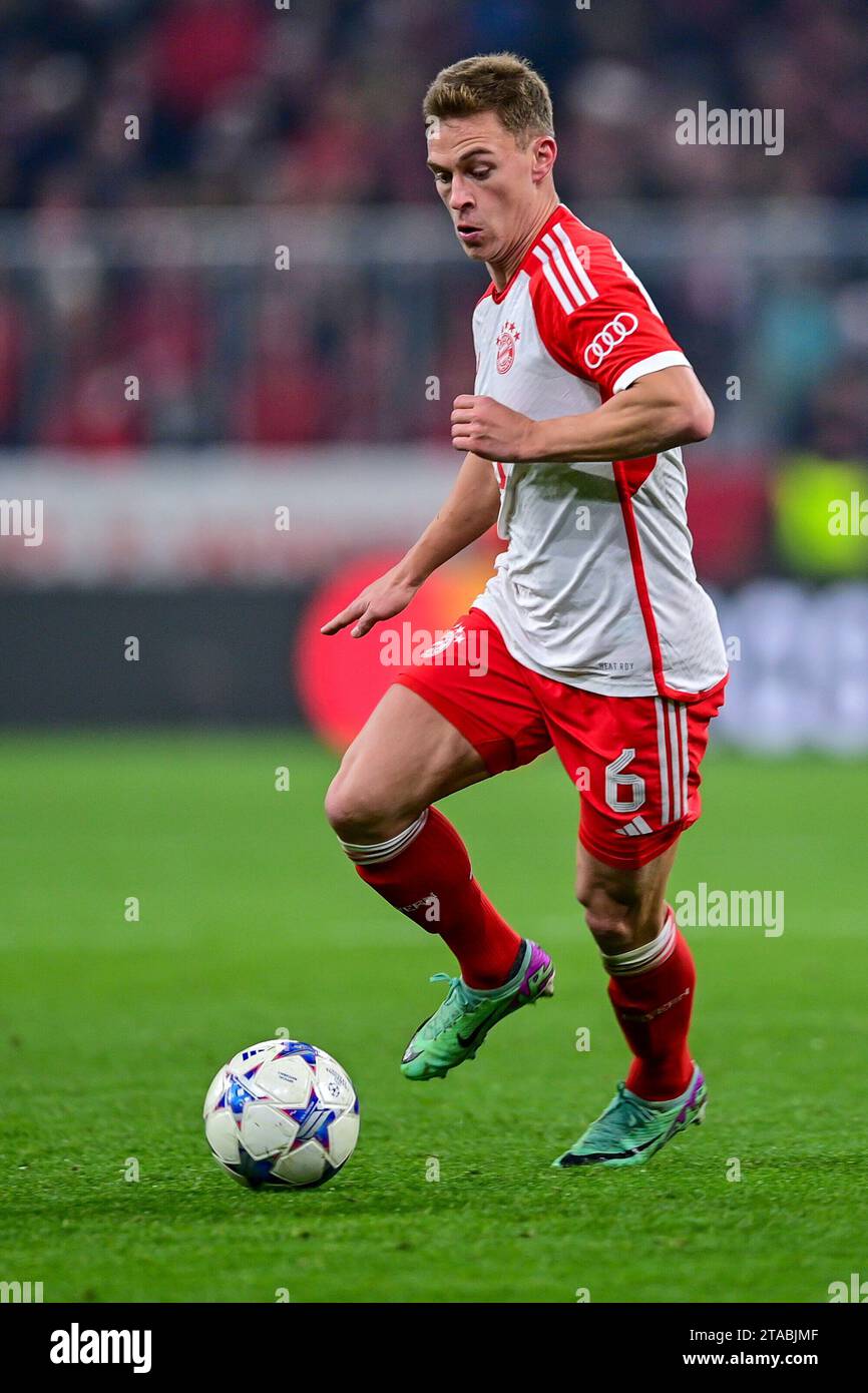 Joshua kimmich fc bayern munchen am ball hi-res stock photography and ...