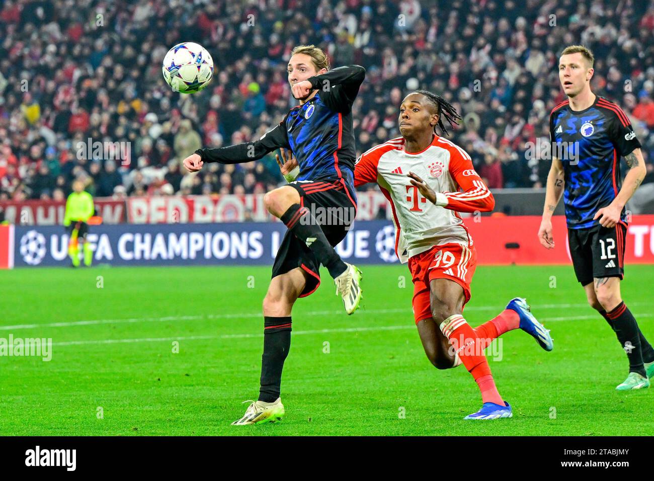 12 29 11 hi-res stock photography and images - Alamy