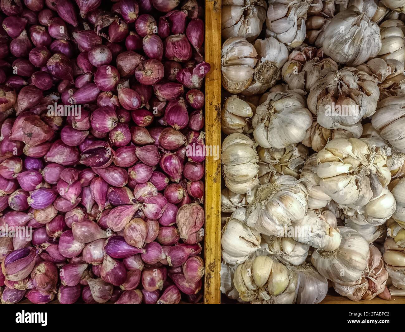 Garlic and shallots sold at the market for cooking ingredients Stock ...