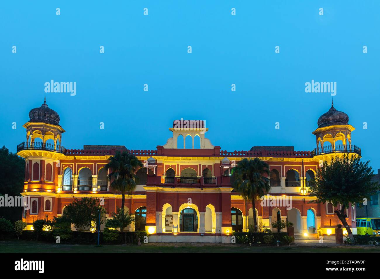 The Shadi Lal Building is located on Lytton Road near Jain Mandir in ...