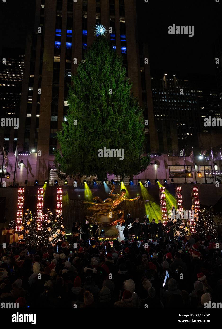 Kelly Clarkson hosts and performs during the 91st annual Rockefeller ...