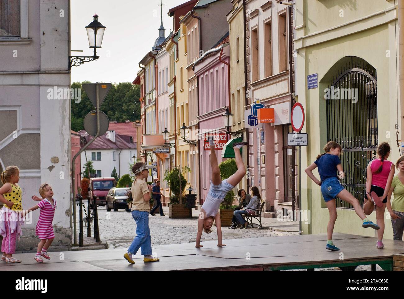 Somersaults hi-res stock photography and images - Alamy