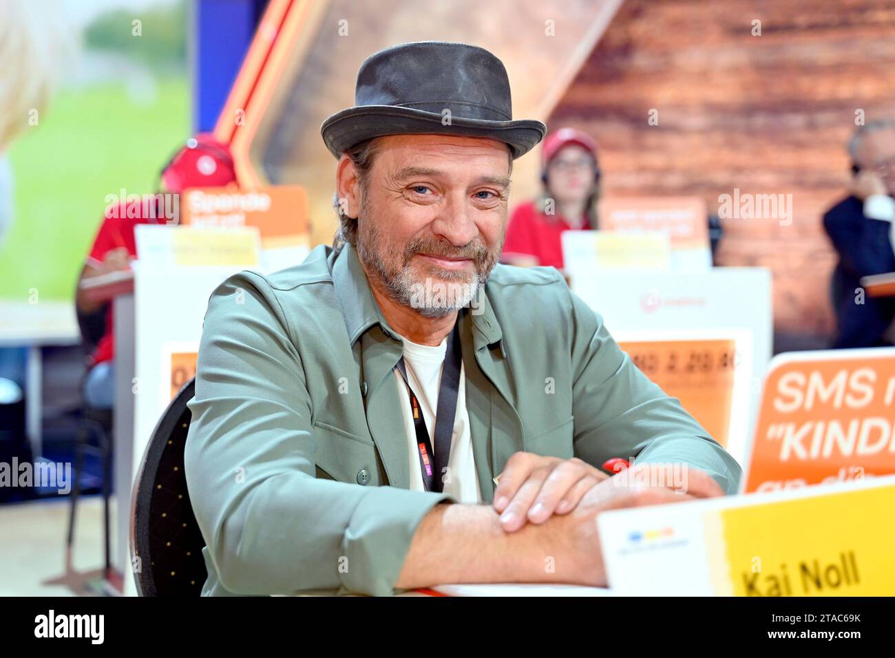 Uns spenden hi-res stock photography and images - Alamy