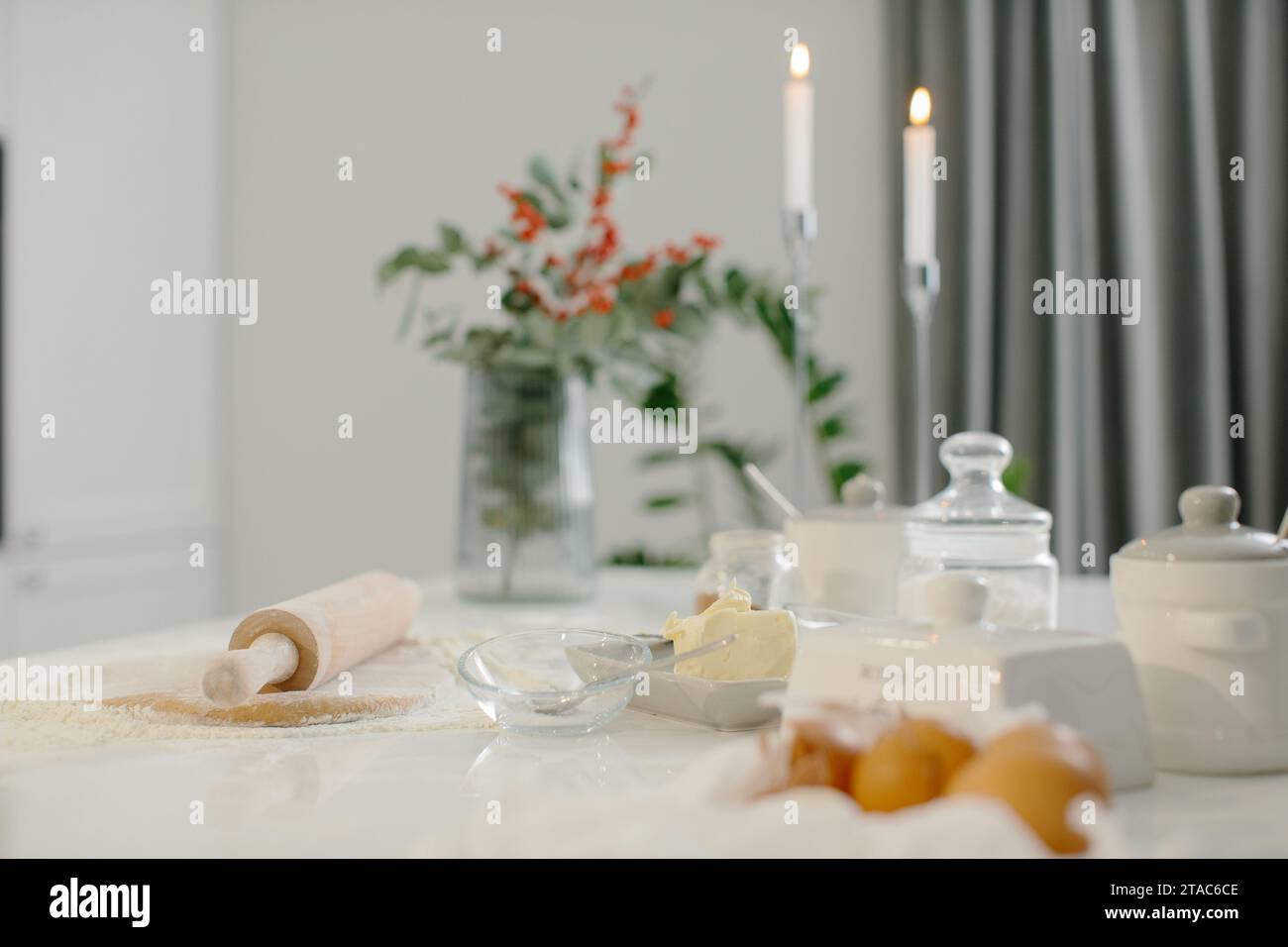 Christmas table preparation tasty hi-res stock photography and images ...