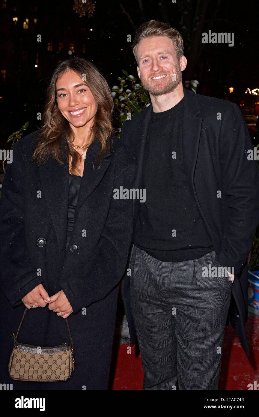 Andre Schürrle mit Ehefrau Anna Sharypova bei der LeGer by Lena Gercke ...