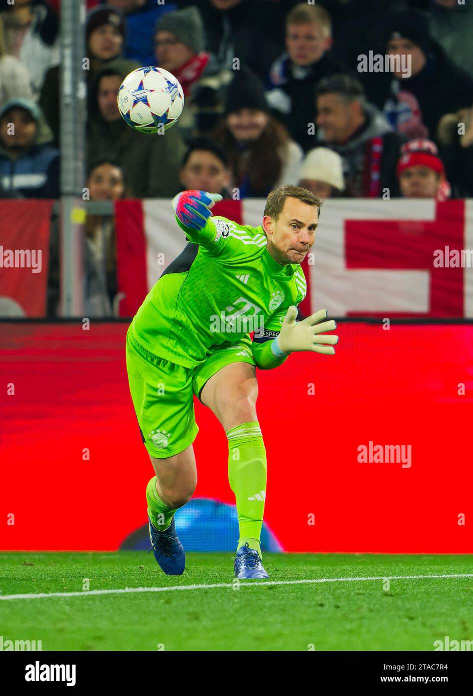Manuel NEUER, goalkeeper FCB 1 in the group stage match FC BAYERN ...