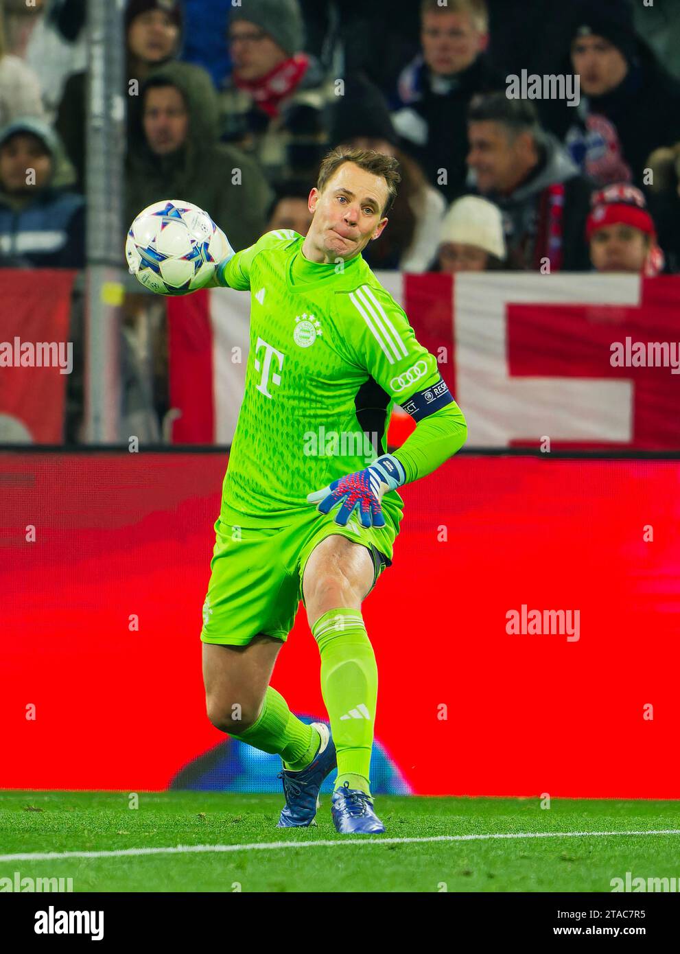 Manuel NEUER, goalkeeper FCB 1 in the group stage match FC BAYERN ...