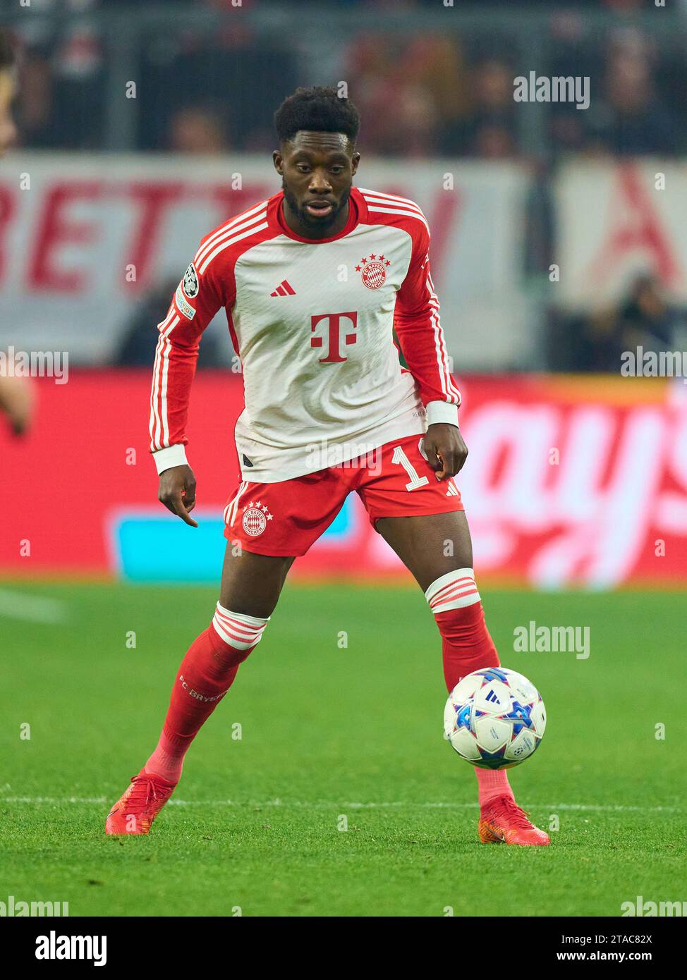 Alphonso DAVIES, FCB 19 in the group stage match FC BAYERN MUENCHEN ...