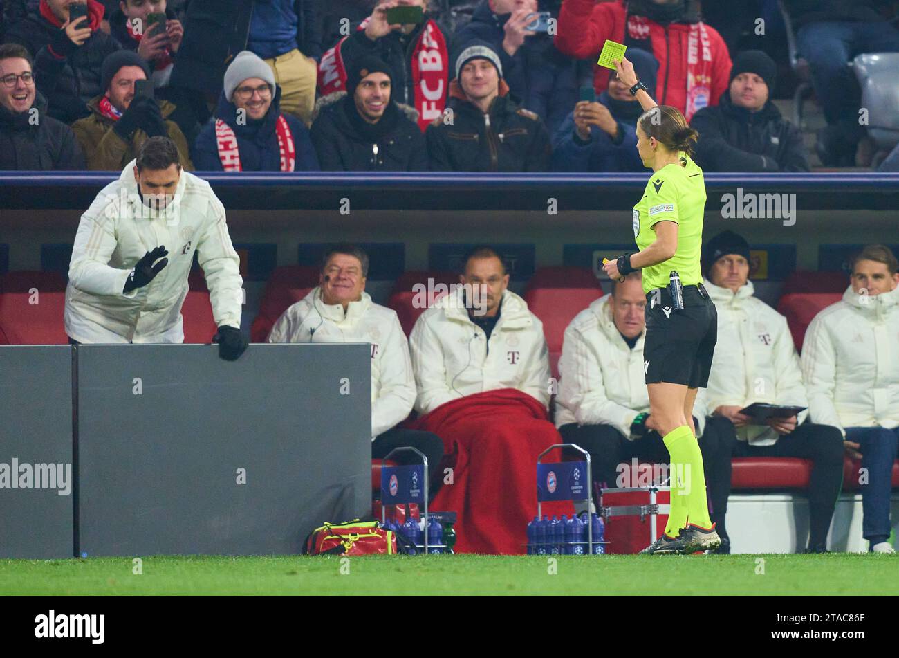 Goalkeeper yellow card 2024 hi-res stock photography and images - Alamy
