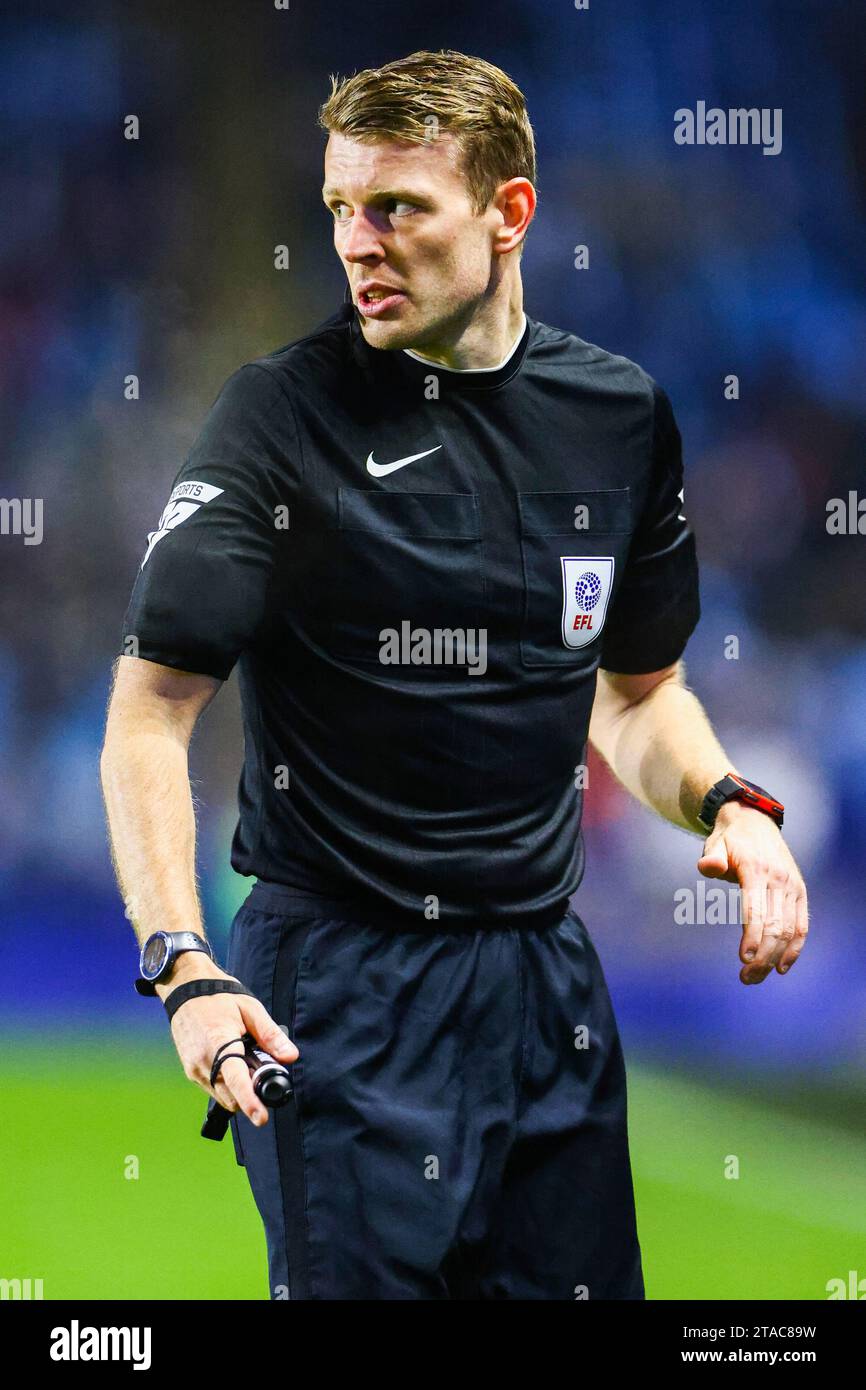 Sheffield, UK. 30th Nov, 2023. Referee Sam Barrott during the Sheffield ...