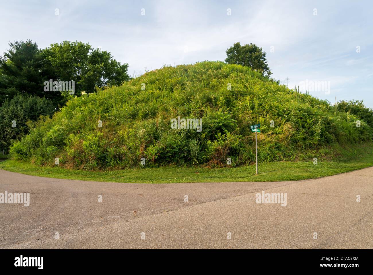 Native american mound builders hi-res stock photography and images - Alamy