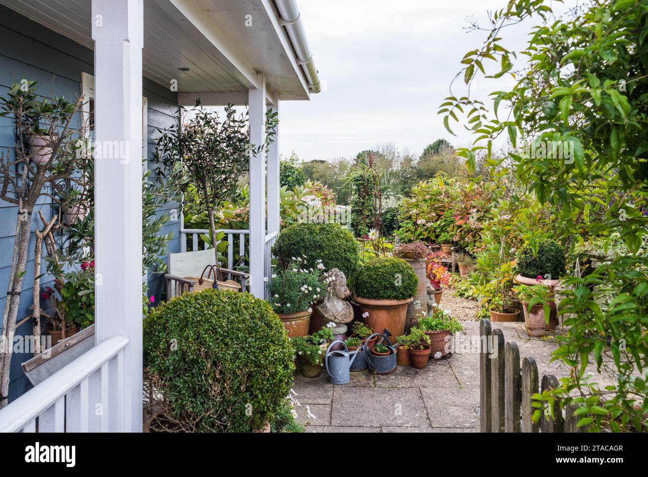 Single storey building hi-res stock photography and images - Alamy