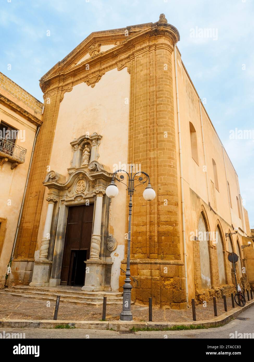 Facade of the baroque church of San Francesco d’Assisi in Mazara del ...