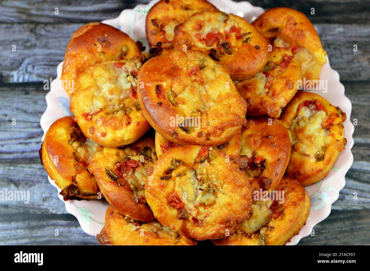 Crispy base hi-res stock photography and images - Alamy