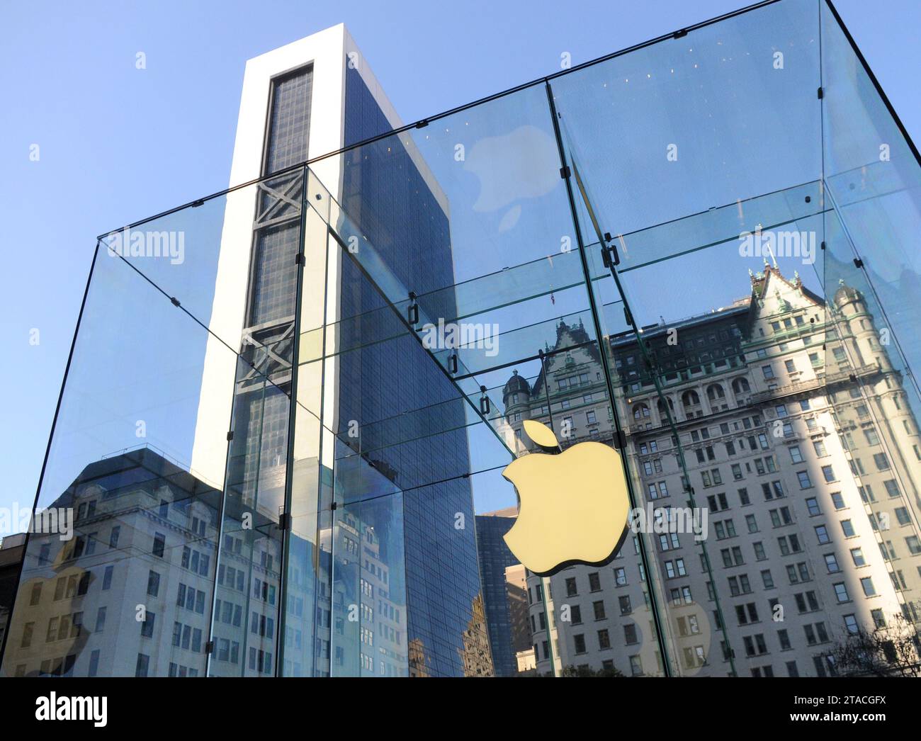 Logo apple brand hi-res stock photography and images - Alamy