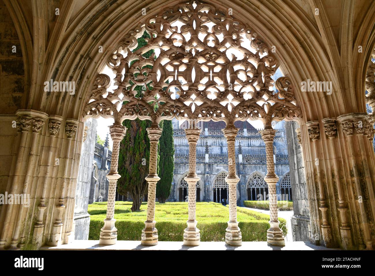 16th century cloister arcade hi-res stock photography and images - Alamy