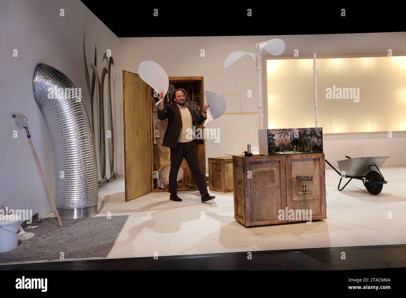 Bastian Reiber während der Fotoprobe für das Stück Genesis in der ...