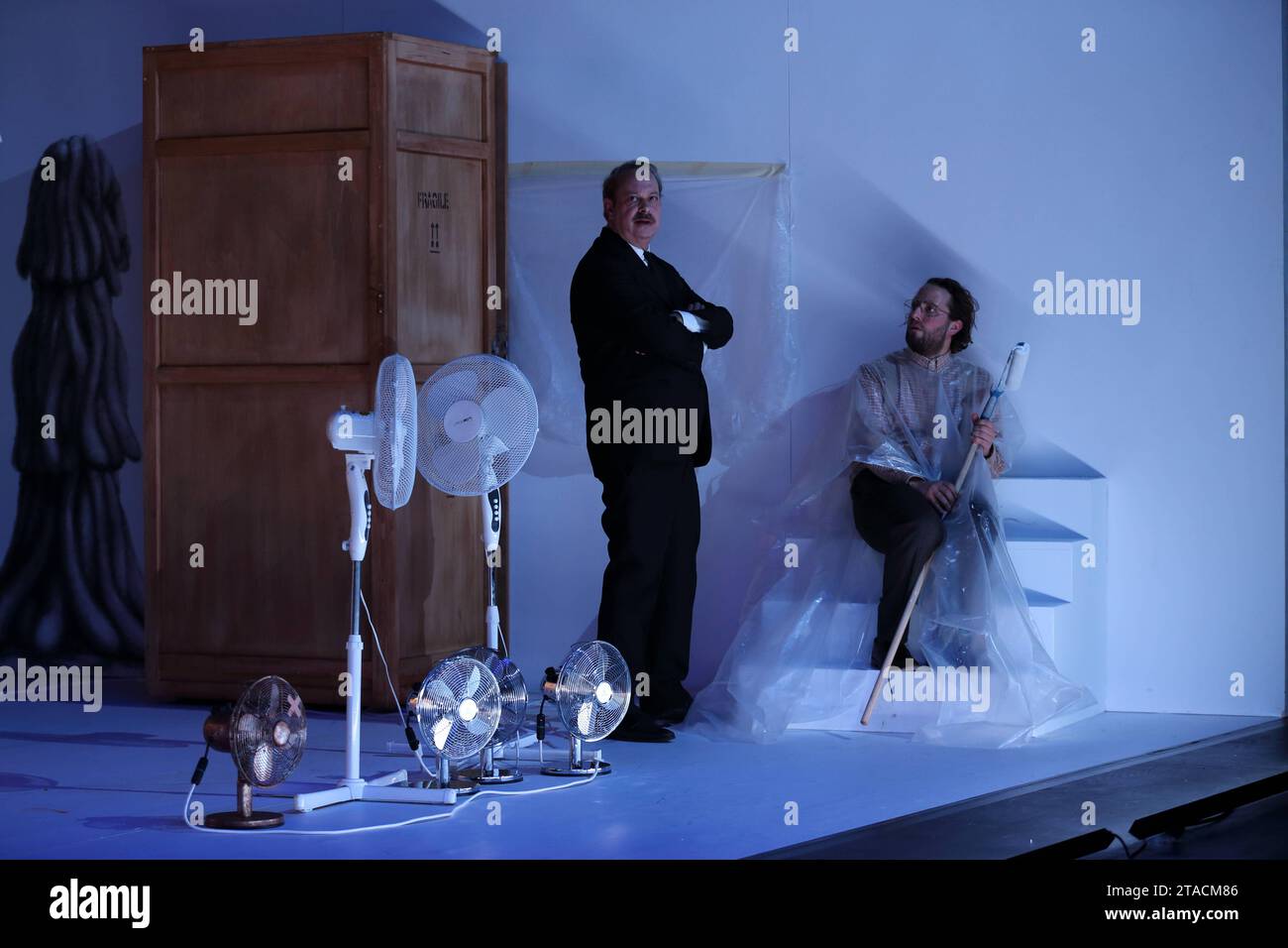 Thomas Witte und Bastian Reiber, v.l., während der Fotoprobe für das ...