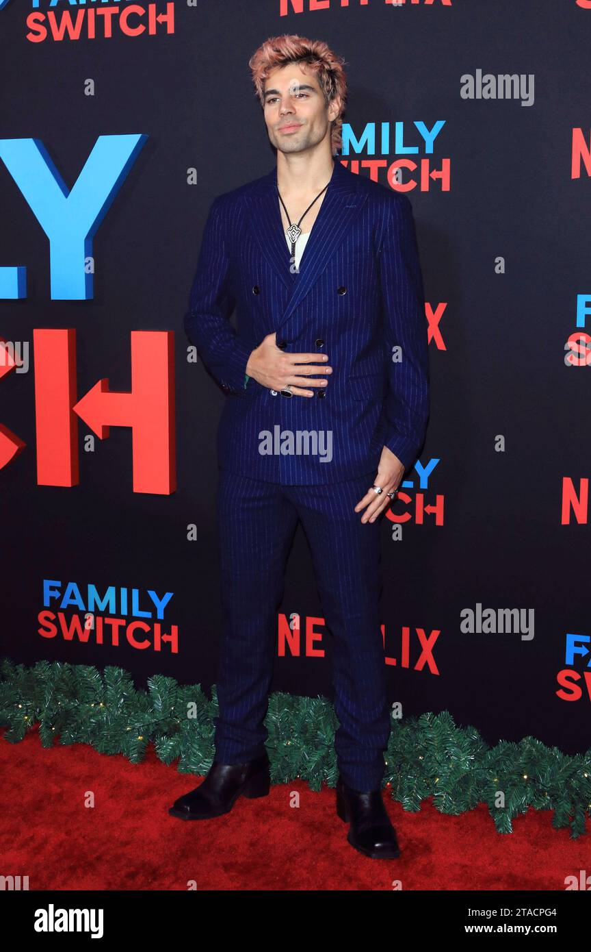 Sebastian Quinn bei der Premiere des Netflix Films Family Switch im AMC The Grove 14. Los ...