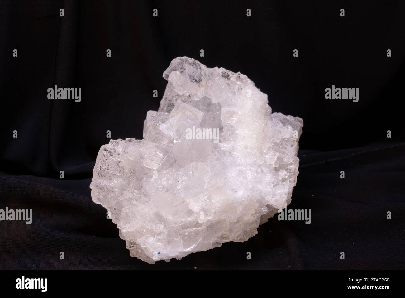 Sodium chloride crystals hi-res stock photography and images - Alamy