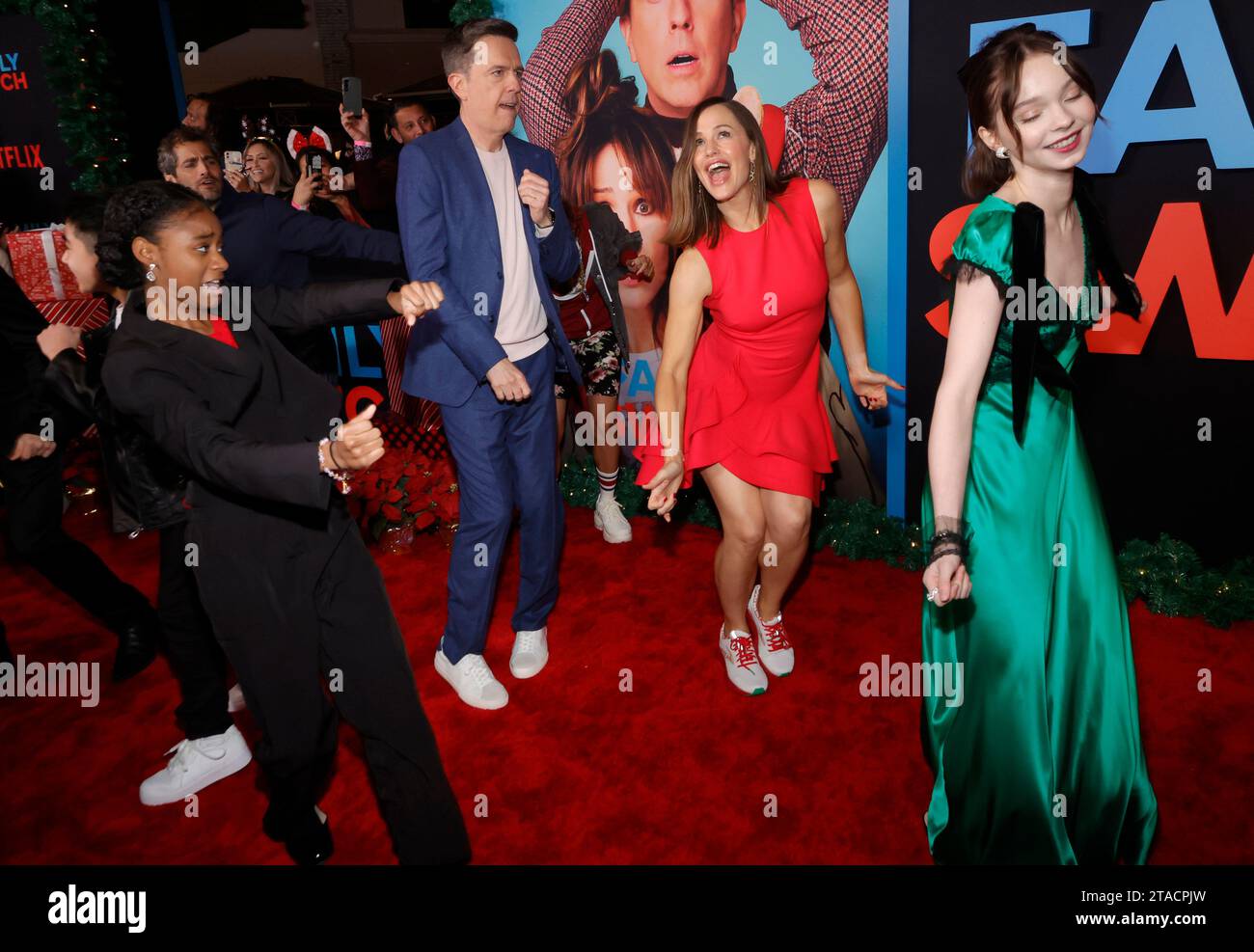Los Angeles, Ca. 29th Nov, 2023. Ed Helms, Jennifer Garner, Emma Myers ...